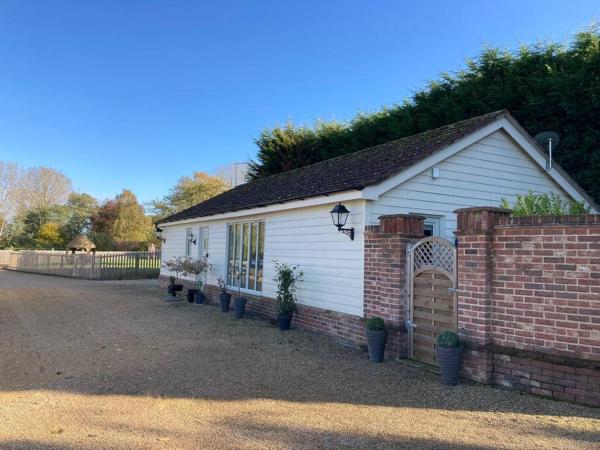 The Oaks, Luxury 2 Bedroom Cottage In A Peaceful Location - Stowmarket