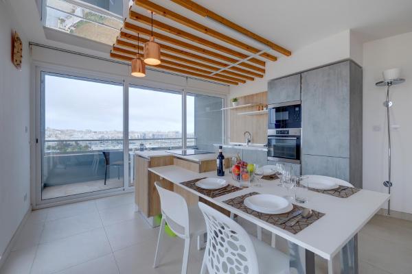 Stunning Apartment In A Central Location With Views - Malte