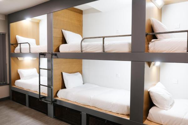 Cwtsh Hostel - Great Britain
