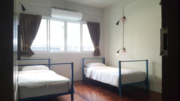Bangkok Check Inn @Chareon Krung - Bangkok