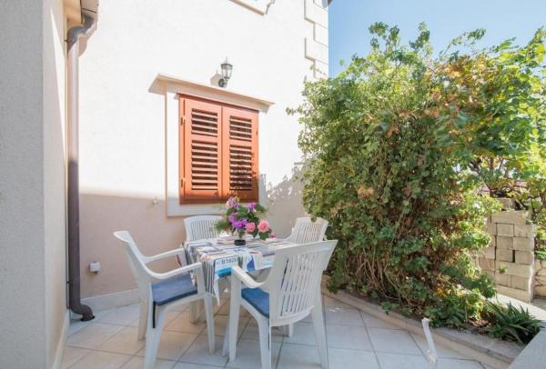 Apartments Longo - Supetar