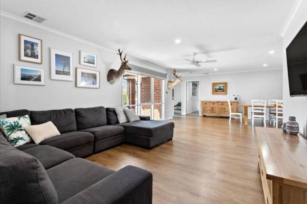 Luxurious 5 Bedroom Villa With Hot Tub & Much More - Rye