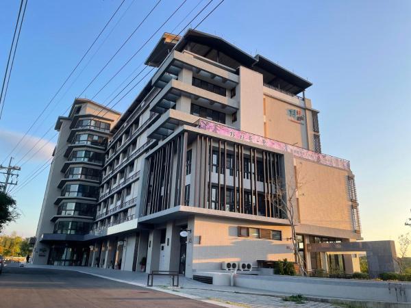 Golden W Hotel - Wuqi District