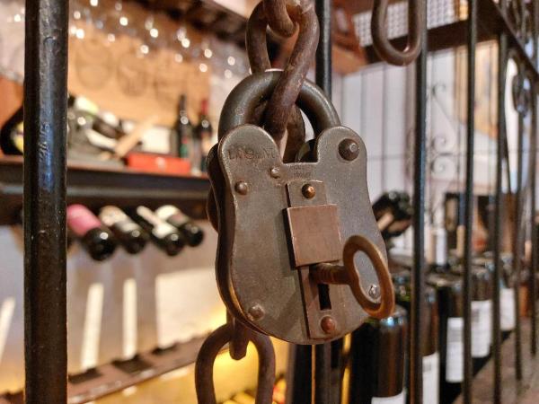 Casona En Bodega Centenaria - Provincia de Mendoza