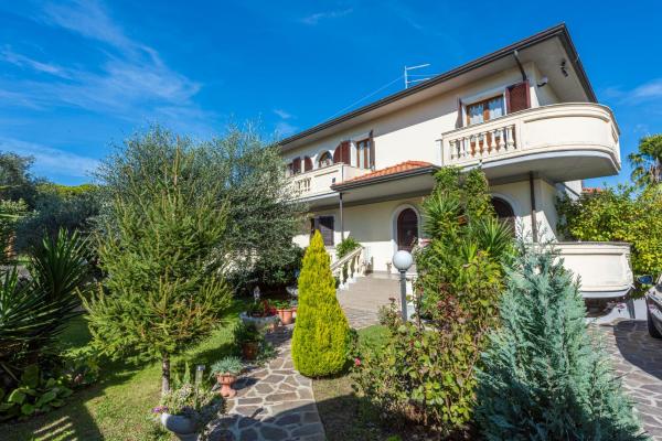 Residenza Tirrenia By Mmega - Massa