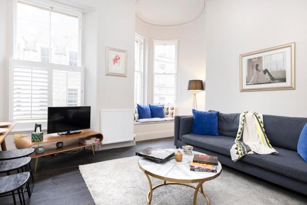 Joivy Sophisticated Apt Near Edinburgh Castle - Edinburgh