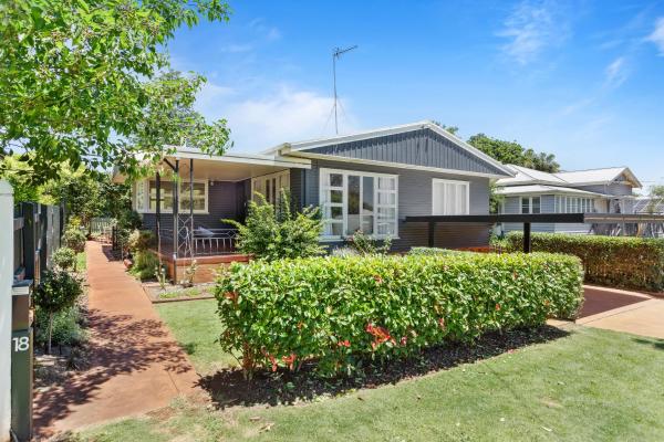 Artist's Cottage - Cosy Home In Quiet Leafy Street - Toowoomba