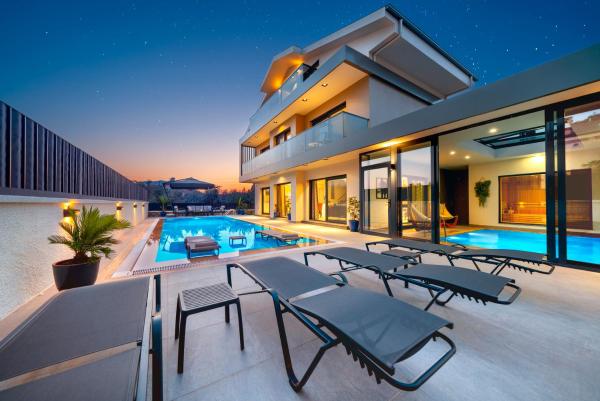 Vi̇lla Alavya ÖLüdeni̇z With Heated Pool In Winter - Ölüdeniz