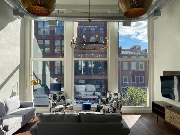 Gold Suite By Hollyhock- Executive-level Living - Louisville, KY