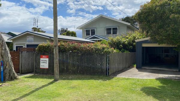 Allamanda House, 3 Willow Street - Crescent Head
