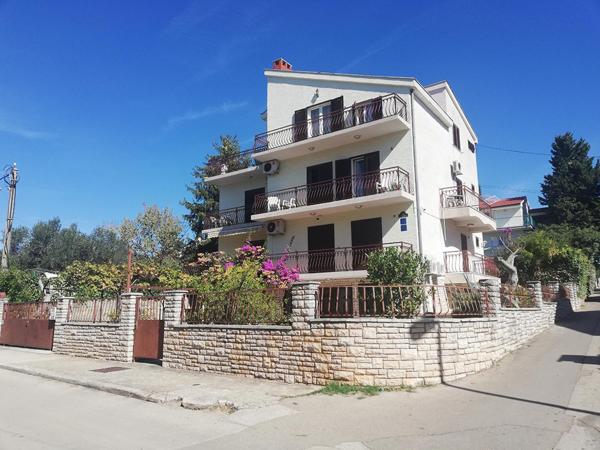 Danyja Apartments - Biograd na Moru