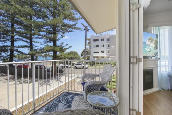 Beachcomber Unit 2 7 Dingle Ave - Sunshine Coast