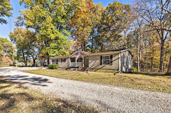 Haven In The Woods With 150 Acres, 2 Ponds - Illinois