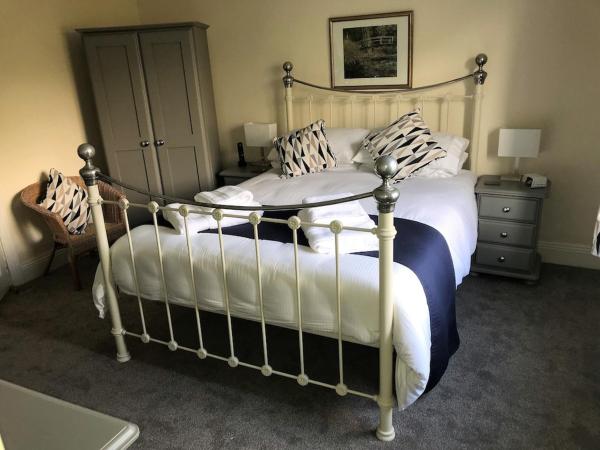 Bramble Cottage - Luxury Holiday Cottage - 4 Beds 3 Baths - Parking - Beach 1 Mile - Fenced Child & Dog Friendly - Ev Chrger - Widemouth Bay