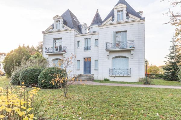La Petite Reine Blanche - Château de Nandy