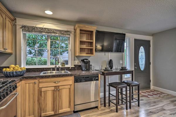 Chic Battle Ground Apartment About 18 Mi To Vancouver! - State of Washington