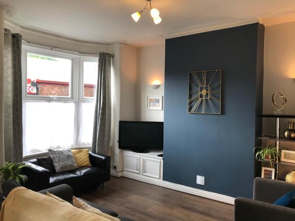 3 Bedroom House In Preston Close To M6 & M55 - Preston