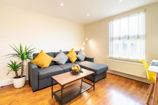 1bd Apt For 2-4. New Flooring & Furnishings - Ilford