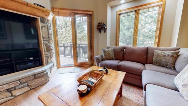 Mammoth Green #111 Condo - Mammoth Mountain, CA
