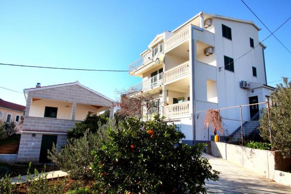 Apartments Nakir - Croatia