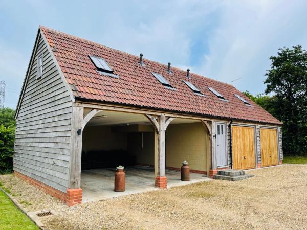 Silverwood Coach House, With Pre Booked Use Of Indoor Swimming Pool - Wiltshire