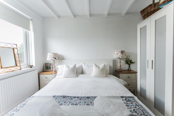 Fairlight - Charming Coastal Home On The Beach - West Sussex