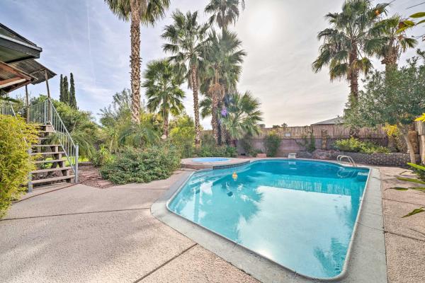 Vegas Oasis Home With Pool And Spa 7 Miles To Strip - Las Vegas, NV