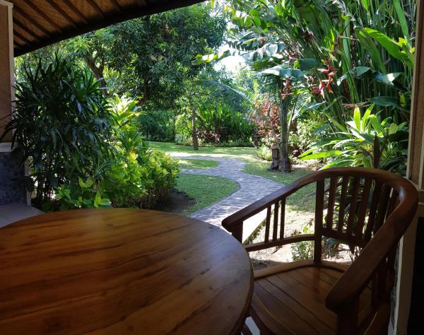 Mango Tree Inn, Mango Grove Near Sea - Bali