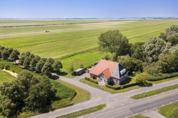 Large Fully Renovated Farmhouse With Indoor Swim Spa And Sauna - Lemmer