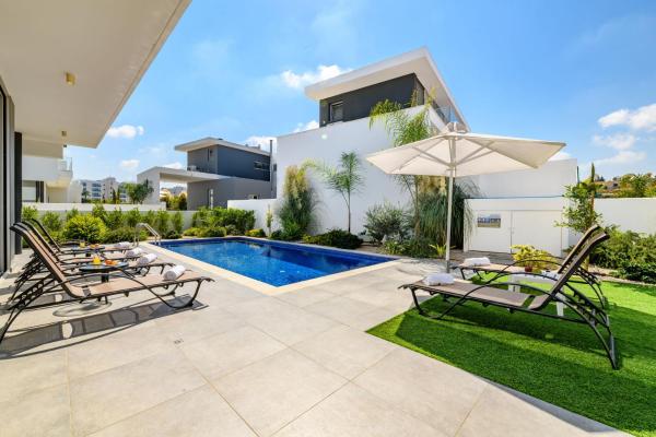 Olivine Waves - Protaras