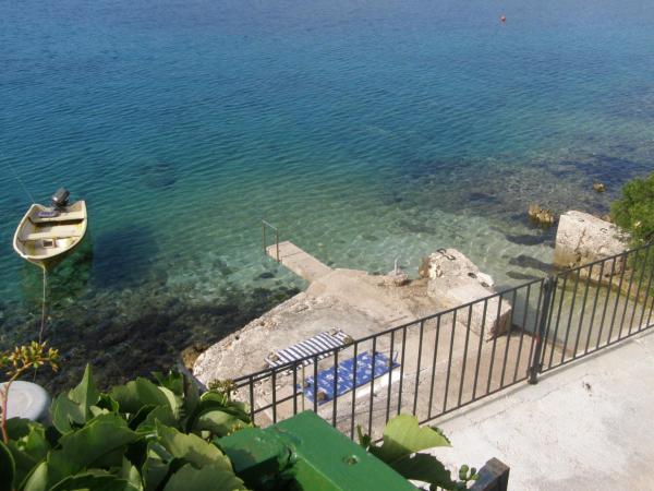 Apartments ŽEki - 20 M From The Sea - Seget Vranjica