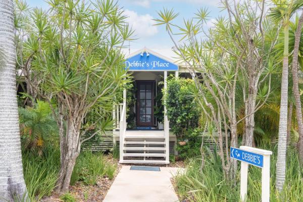 Debbie's Place - Rainbow Beach