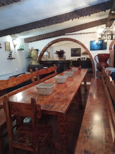 Casa Turística Villa Carmen, Con Chimenea, Amplia Zona De Jardín, Barbacoa, Piscina Y Garaje - Badarán