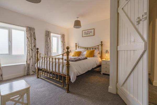 Private Deck With Newly Refurbished Flat Attached! - Cirencester