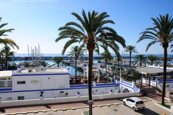 Apartment - Sleeps 4 - Pool - Parking - Estepona