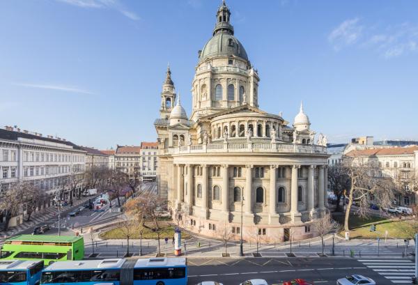 Amora Homes Luxury Suite Basilica Breathless View-need Reservation For Free Parking - Budapest