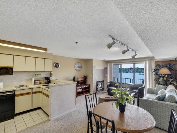 236 Edgewater Inn - Charlevoix, MI