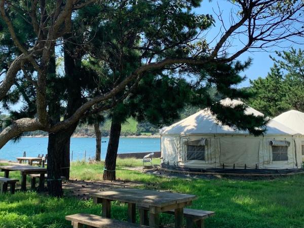 直島町ふるさと海の家 つつじ荘 Seaside Stay Tsutsuji-so - Tamano