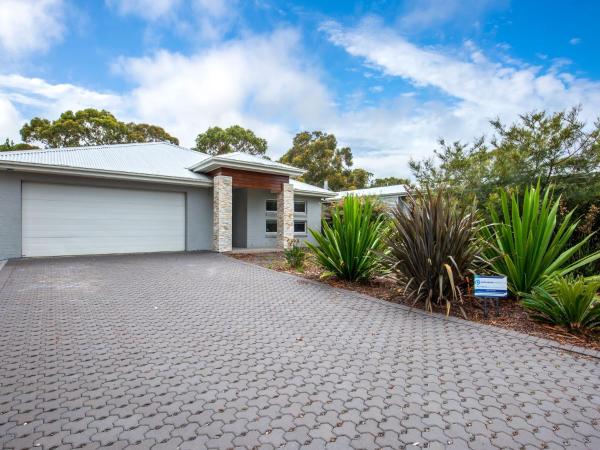 Calypso - 4 Mins Walk To Beach - Community Pool - Australia