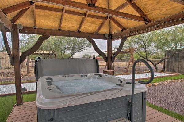 Patio And Pool Table Kick Back Corral In Phoenix! - Arizona