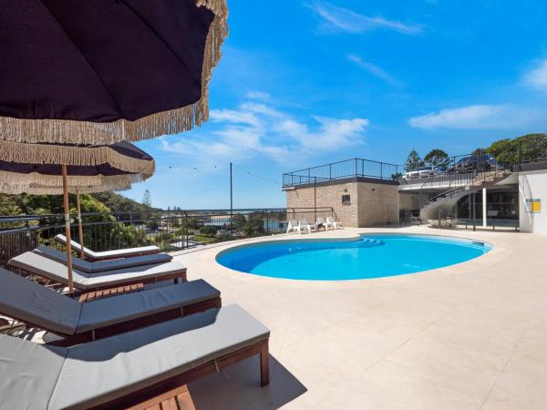 Family 1 Room - Queen + 2 Singles- Ocean View - Nambucca Heads