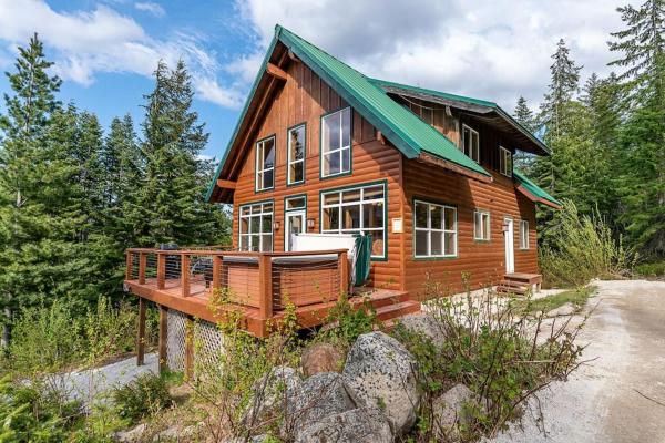 Hot Tub Cool Views: Roaring Creek Cabin - Lake Wenatchee State Park, Leavenworth