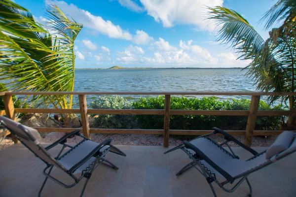 Cosy Waterfront Private Retreat - Caribe