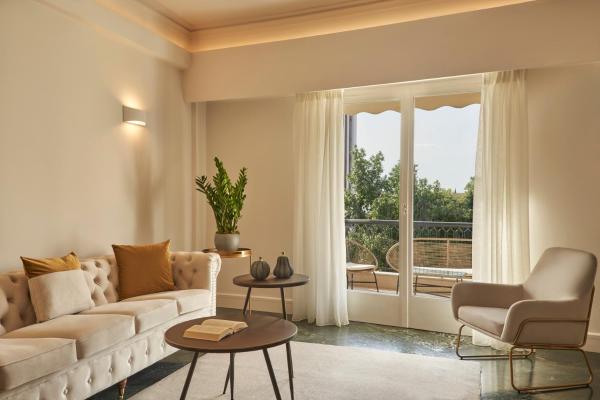 Chic N Bright 3bd Apt With Hilton View - Athens