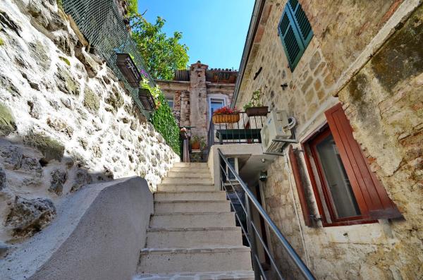 Apartments Historic Stone House - Kotor