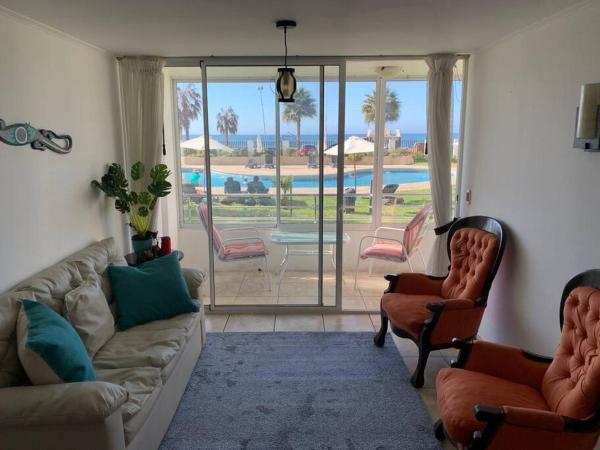 Primera Línea Frente Al Mar, Con Gran Piscina. - Coquimbo