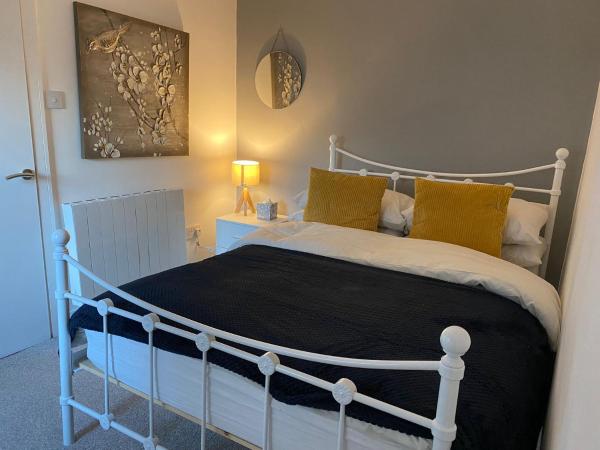Cosy 2 Bed Flat 1 In Bridgend - Bridgend