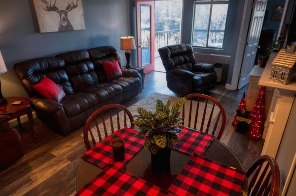 Gatlinburg Chateau Condo 301 - Gatlinburg, TN