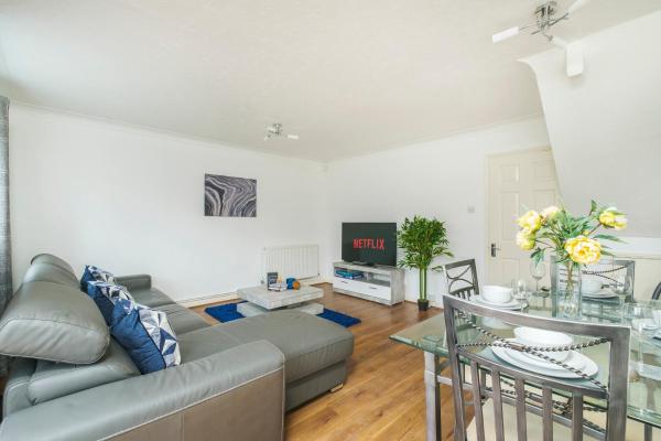 Beautiful 3 Bed House With Amazing Views In Dartford, Kent - Dartford