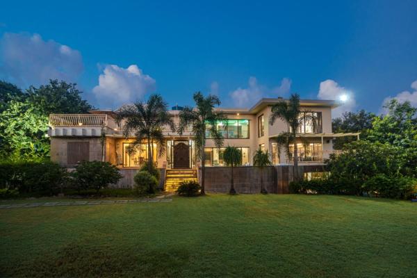 Saffronstays Aura - 4br Luxury Pool Villa With Gym, Bbq Deck, Lawns & Indoor Games Near Kihim Beach - Uran